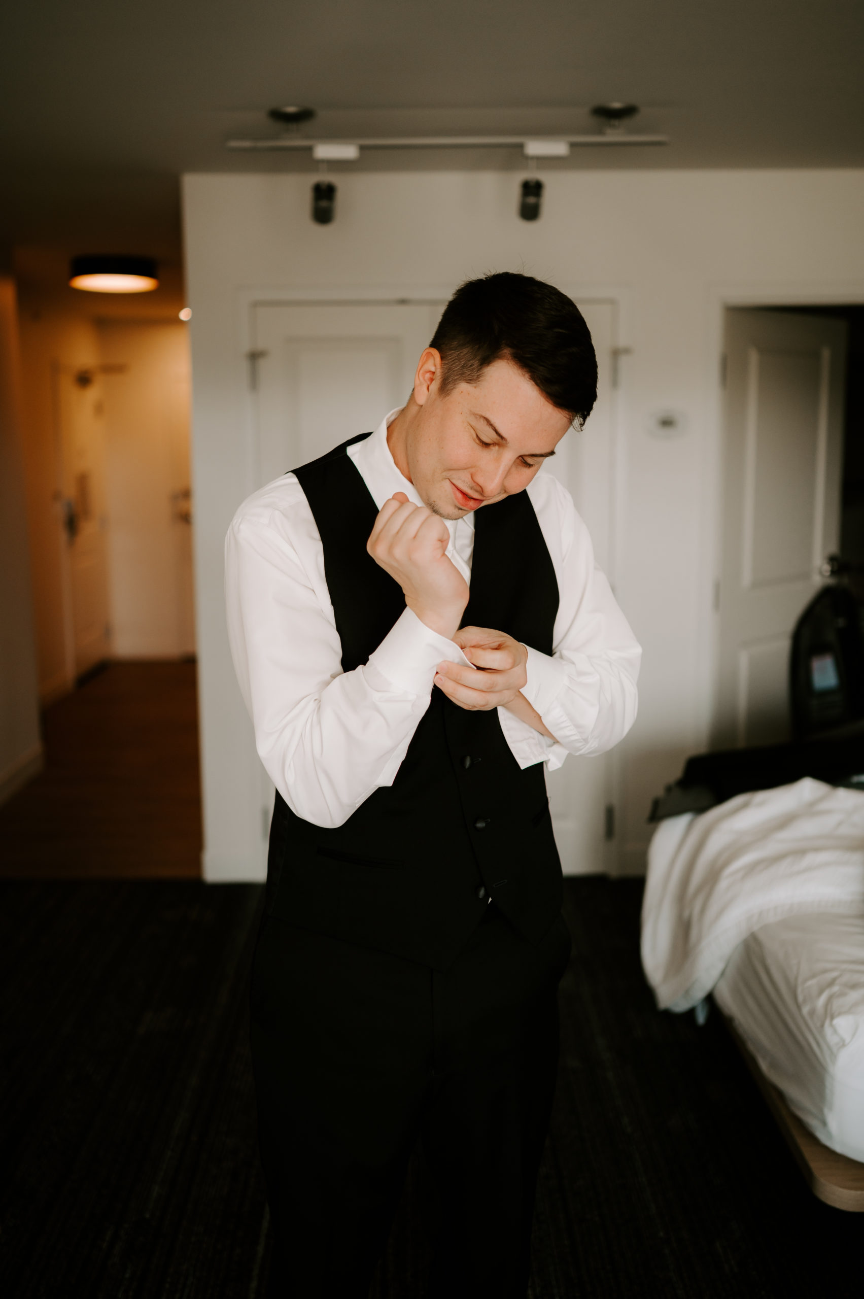 Leah & Bobby | Twelve29 Lannon, WI September Wedding ...