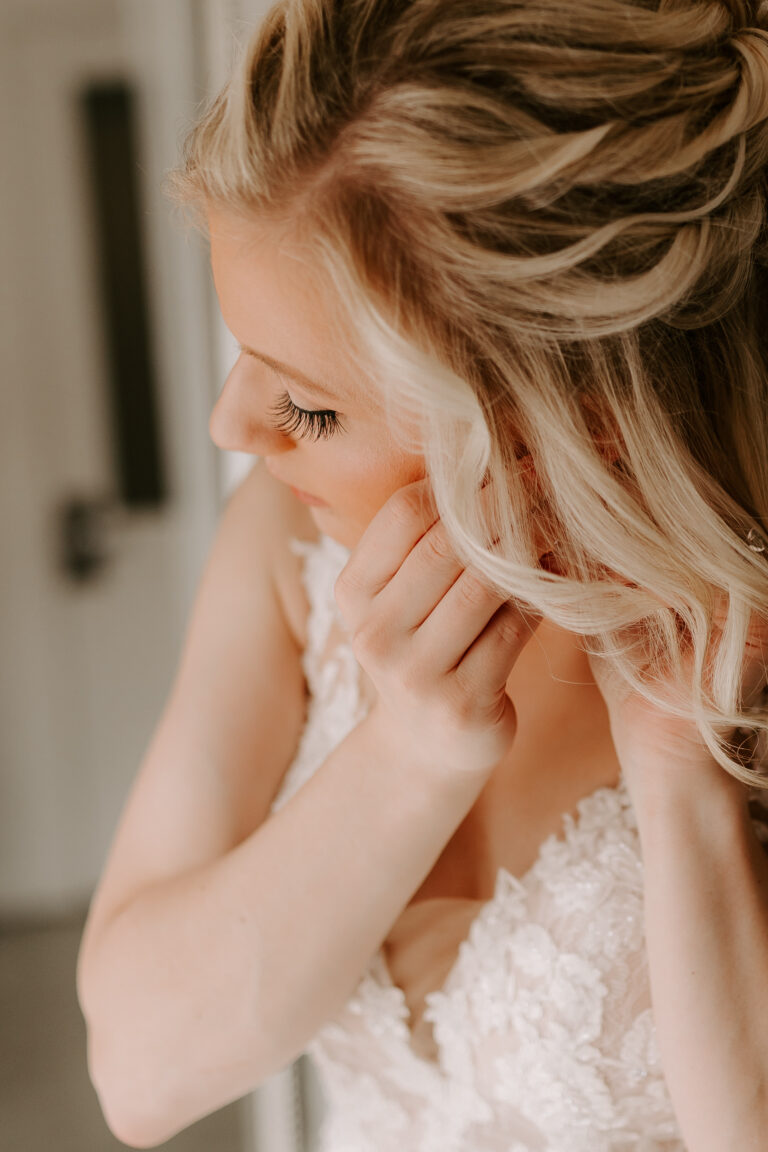 Mr. & Mrs. Emmrich | Romantic Wedding at The 513 Appleton, Wisconsin ...